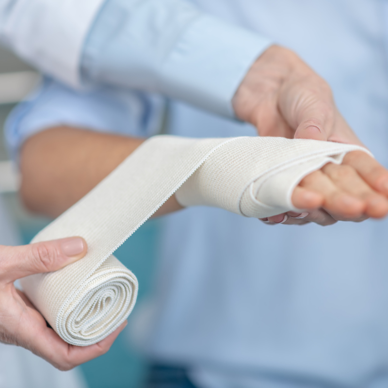 Kneuzingen en verstuikingen| Eerste hulp bij klachten - Boots Nederland